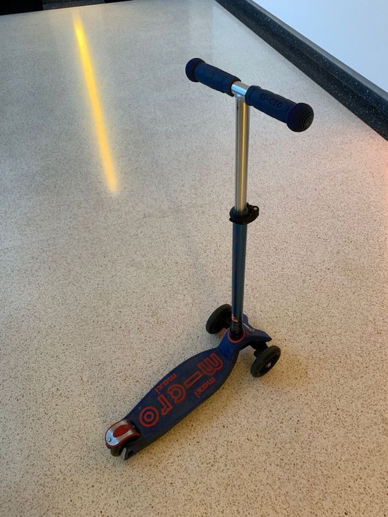 Mini Micro Deluxe Blau Trottinett (Gebraucht) in Zürich für CHF 15 – nur Abholung auf Ricardo kaufen