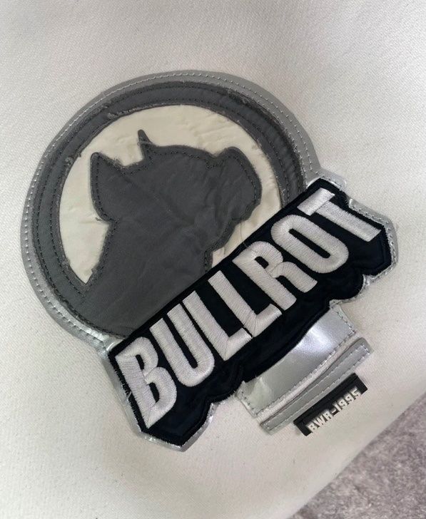 Bullrot Wear GIVE A CORECT PRICE AND GET IT A ToiDeJOUER🫵🏽 (Gebraucht ...