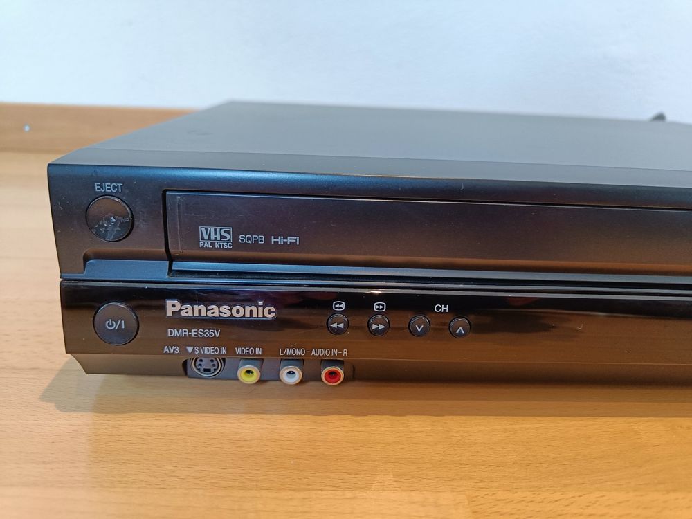 Panasonic DMR-ES35V VHS DVD Recorder schwarz (Gebraucht) in Winterthur für CHF 82 – mit ...