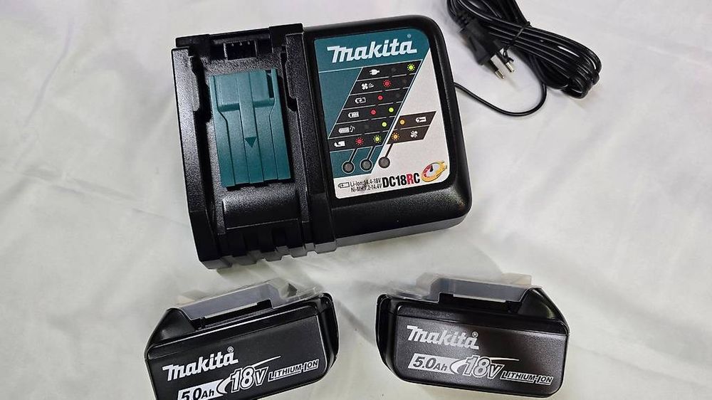 Original Makita Ladegerat Mit 2 Akkus 5ah