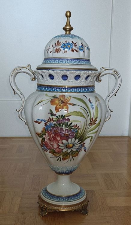 Elegante handbemalene Bassano-Vase mit Deckel. (Gebraucht) in Zürich ...