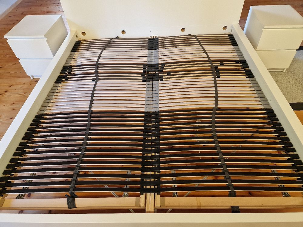 Bett inkl. rost, 2x Schubladen, 2x Nachttische / Bett Malm | Kaufen auf ...