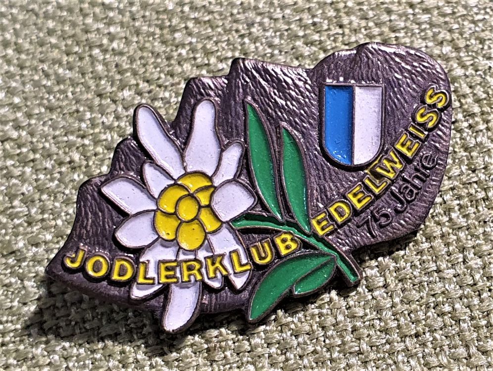 N526 - Pin 75 Jahre Jodlerklub Edelweiss Luzern (Gebraucht) in Reinach BL für CHF 2 – mit ...