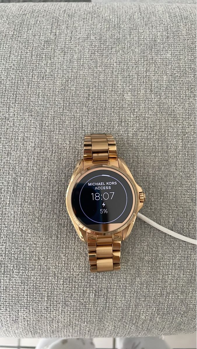 Elegante Michael Kors Access Smartwatch - Gold Edition (Gebraucht) in ...