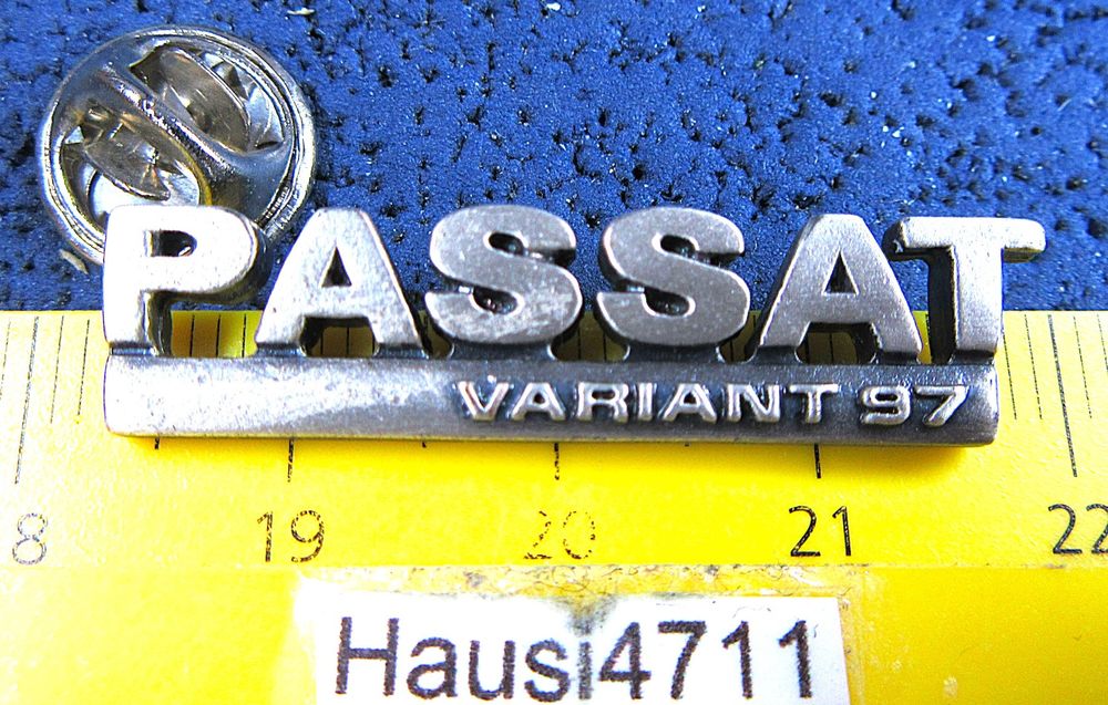 VW PASSAT VARIANT 97 AUTO LOGO SCHRIFTZUG GEPRÄGT PIN 35mm (Gebraucht ...