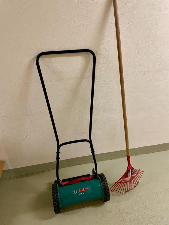Bosch Handrasenmäher AHM 30 gut erhalten mit Rechen | Kaufen auf Ricardo