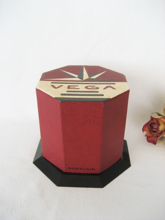 Parfum Guerlain VEGA, Art Deco Flacon mit Box, Baccarat 1936 (Gebraucht) in Rieden SG für CHF ...