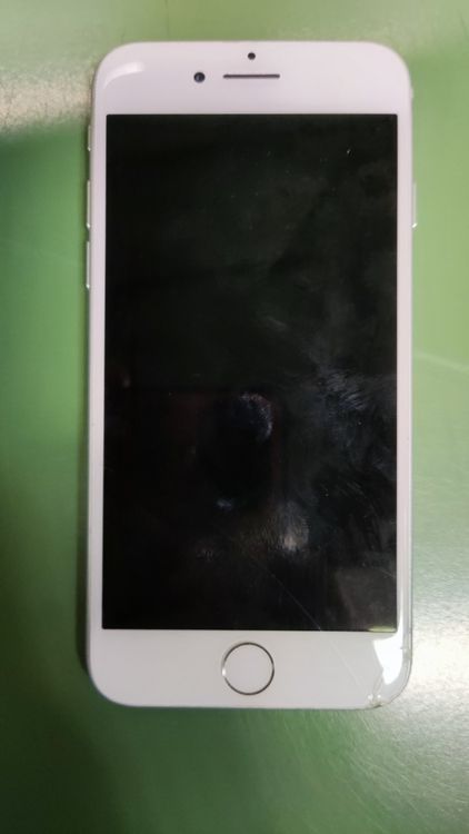 IPHONE 7 Display kaputt, DEFEKT, Ohne Ladegerät und Zubehör (Defekt) in ...