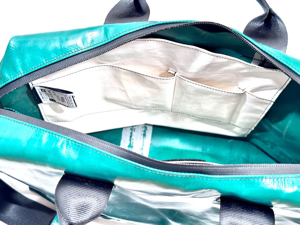 FREITAG F305 ROY Laptop Bag M neuwertig in seltenem Grün!! | Kaufen auf ...