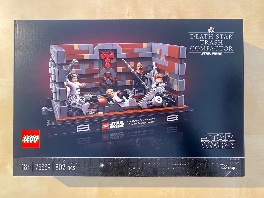 LEGO Star Wars Trash Compactor 75339, Dagobah Training 75330 (Neu und ...