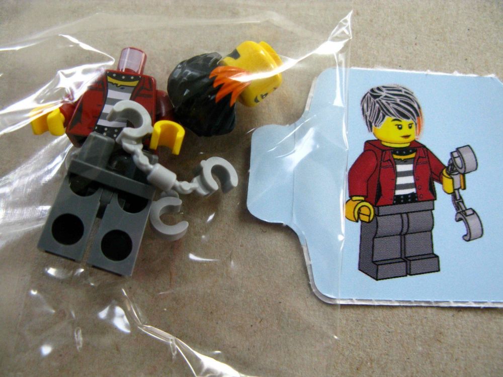 Lego City Minifigur Daisy Kaboom (Neu und originalverpackt) in ...