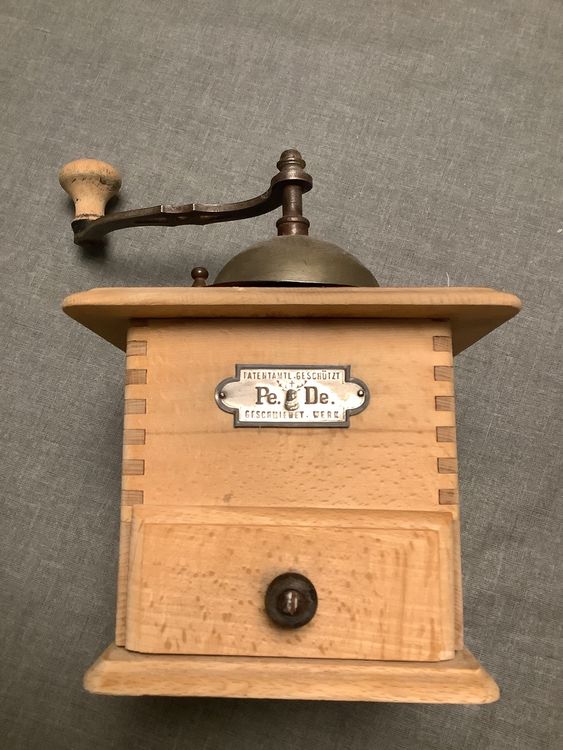 Alte Kaffeemühle aus Holz | Kaufen auf Ricardo