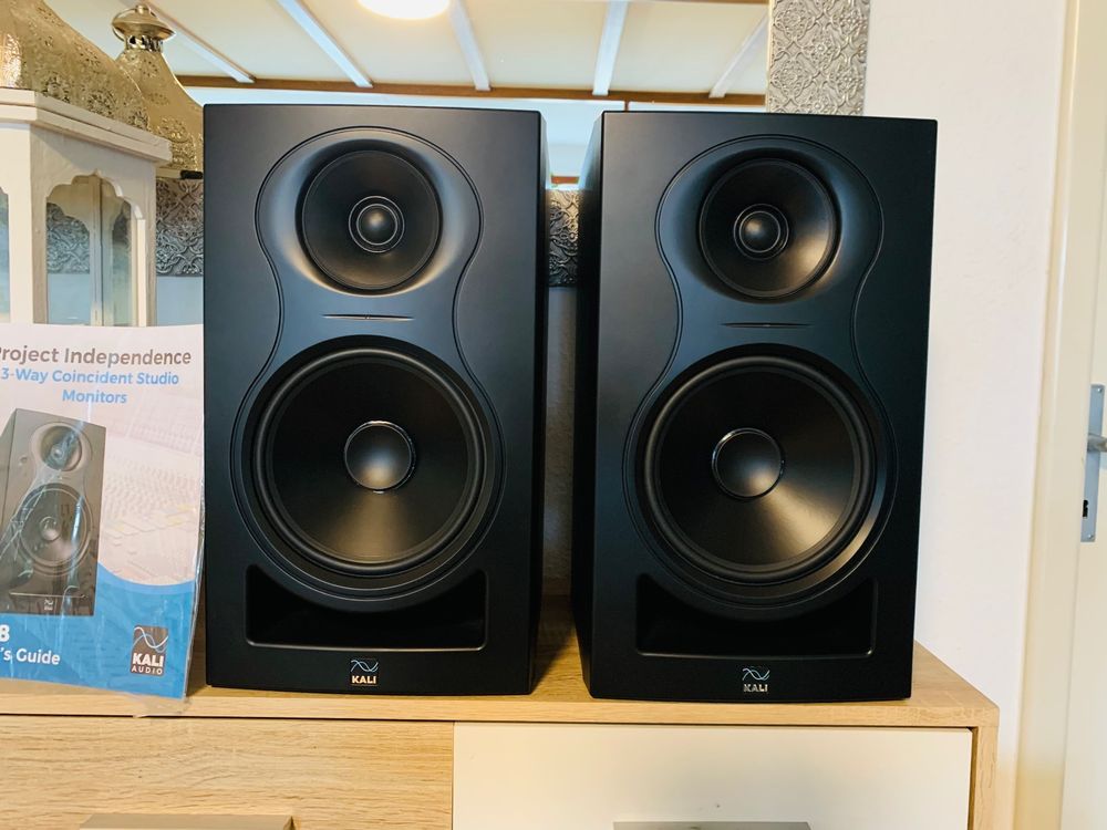 KALI IN-8 Studio Monitor mit phonic pzx 2300 two Zone Mixer (Gebraucht ...