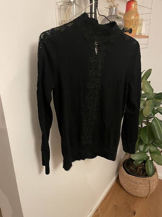 Schwarzer Sandro Pulli mit Spitzeneinsatz Gr. 2 (Gebraucht) in Renens ...