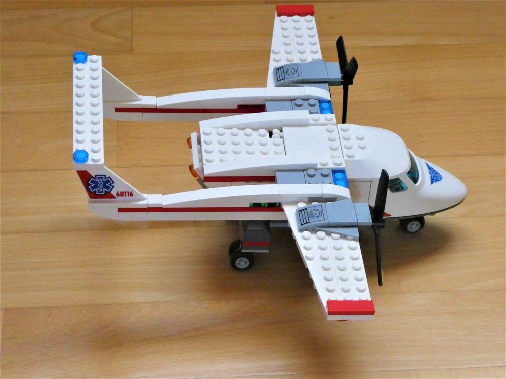 LEGO 60116, Ambulance Airplane (Rettungsflugzeug) | Kaufen auf Ricardo