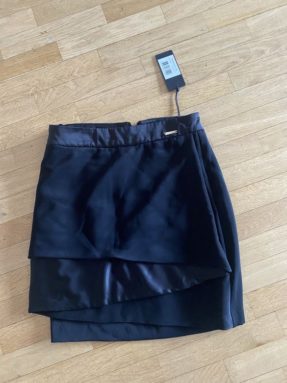 jupe Guess neuve avec étiquette (Neu und originalverpackt) in Versoix ...