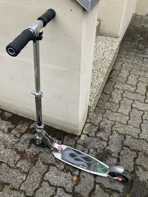 Micro Scooter, Trotti, Trottinett (Defekt) in Spiez für CHF 11 – nur ...