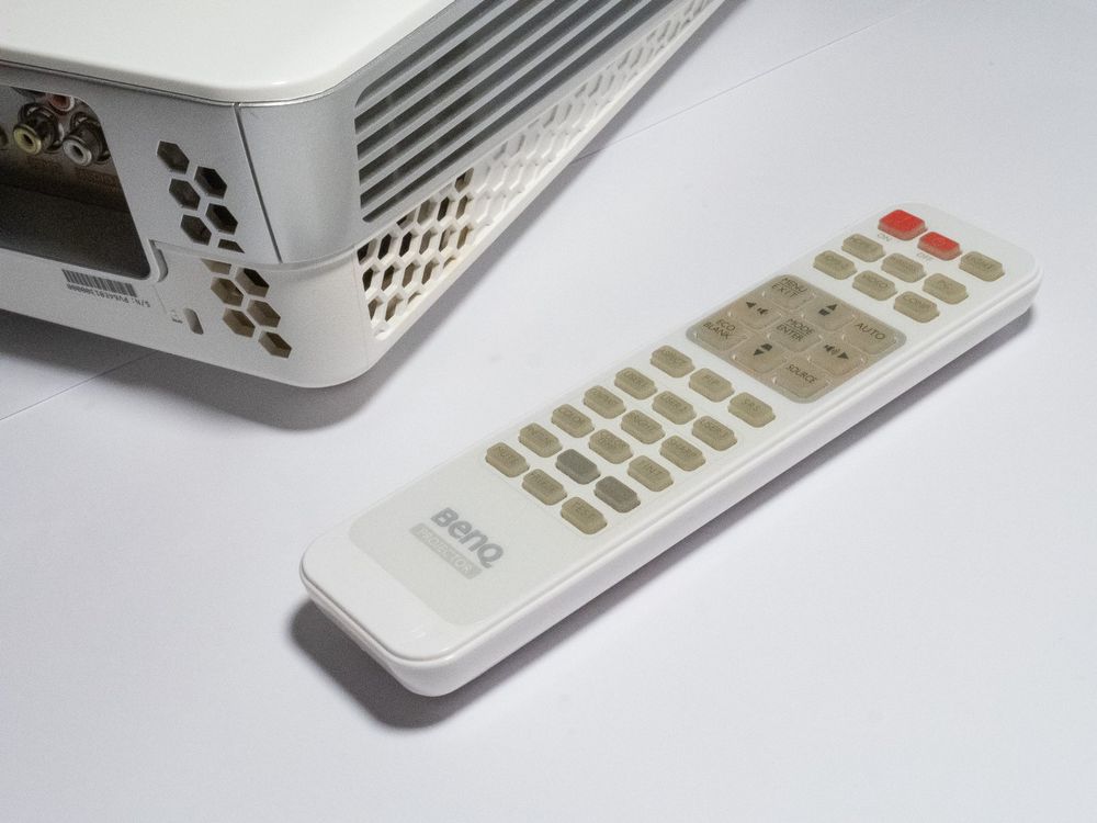 BENQ W1070 Beamer FullHD (Gebraucht) in Fribourg für CHF 190 – mit ...