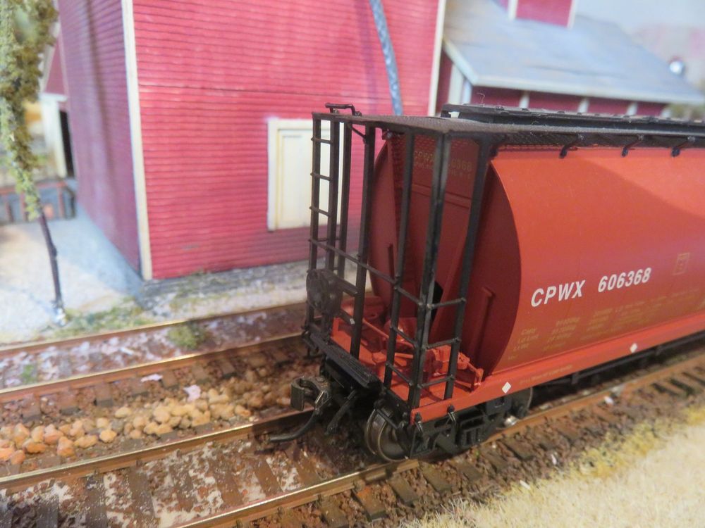 Intermountain Cylindrical Hopper Red Canada Nr:606368 | Kaufen auf Ricardo