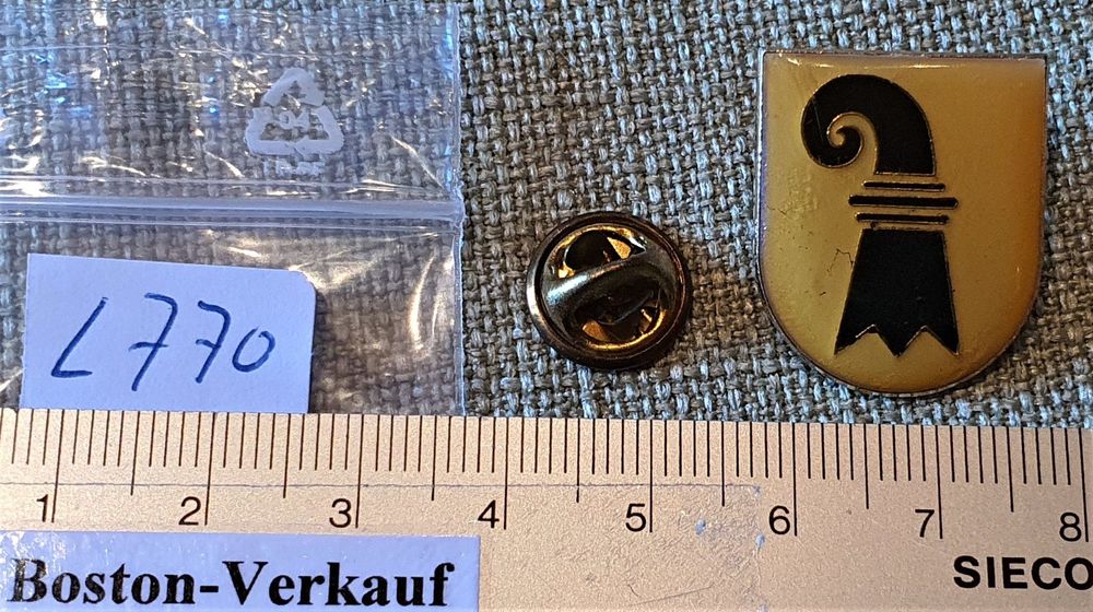 L770 - Pin Wappen Basel Stadt - Baslerstab (Gebraucht) in Reinach BL für CHF 1 – mit Lieferung ...