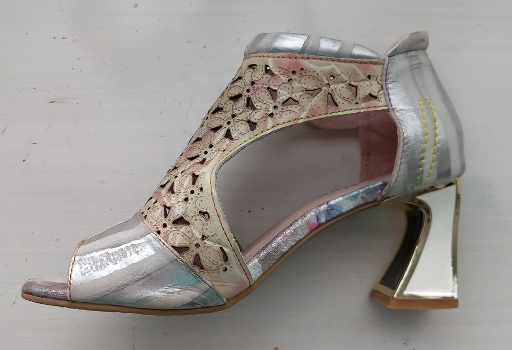 aussergewöhnliche Sandaletten Sandalen Laura Vita Gr. 39 (Gebraucht) in ...