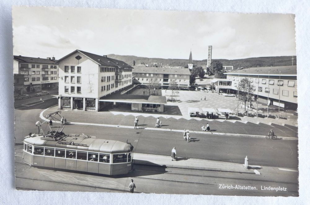 AK ZÜRICH ALTSTETTEN, Tram, Lindenplatz, belebt (Gebraucht) in Wallisellen für CHF 7 – mit ...