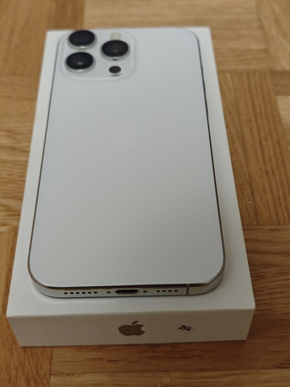 Apple iPhone 16 Pro Max in weiss (Gebraucht) in Volketswil für CHF 699 ...