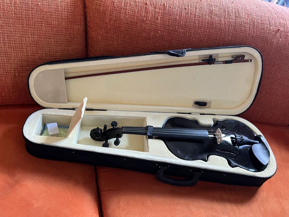 Violine (Neu und originalverpackt) in Aristau für CHF 50 – mit ...