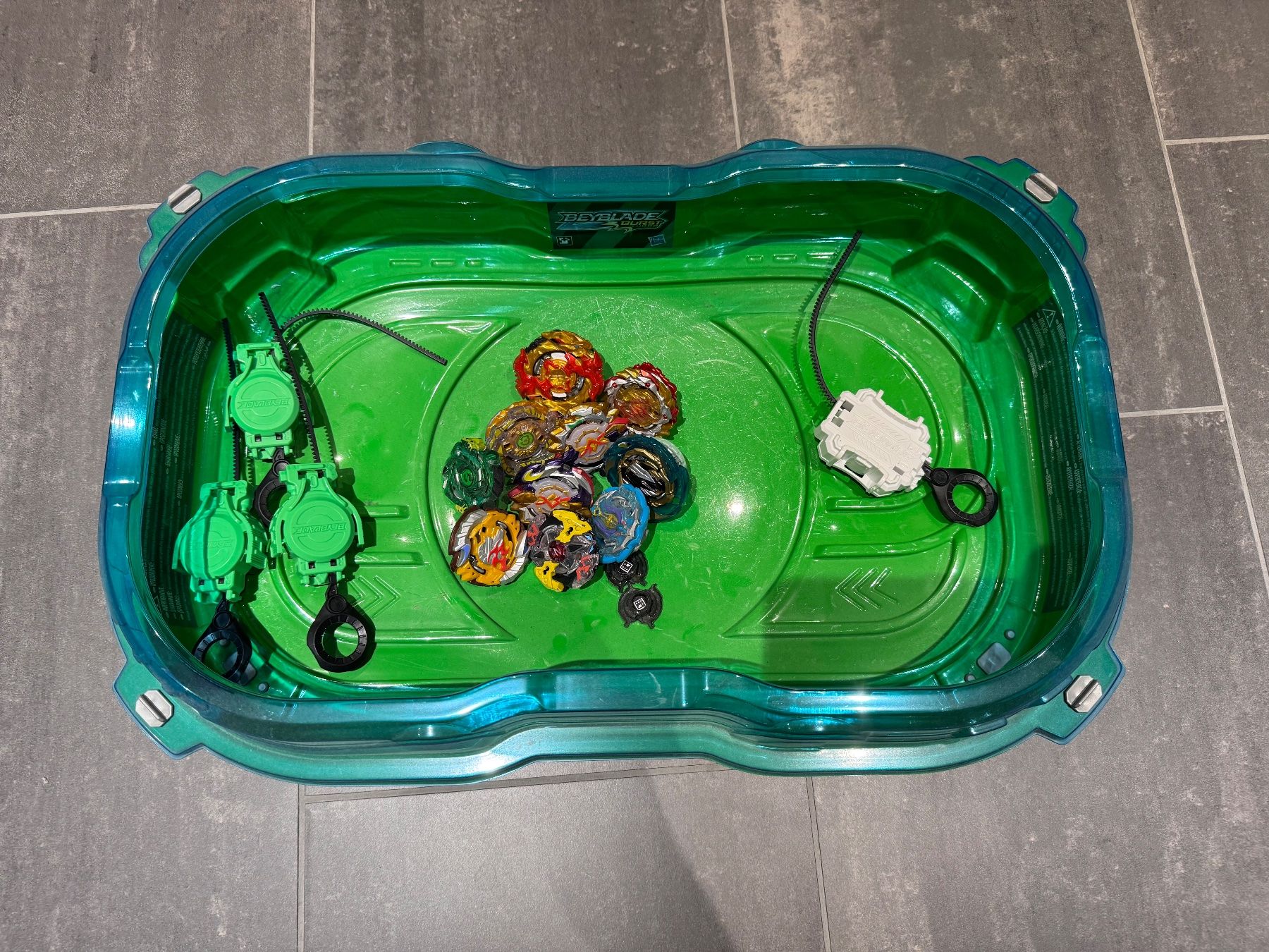 Beyblade Burst Arena mit Beyblades (Gebraucht) in Beckenried für CHF 69 ...
