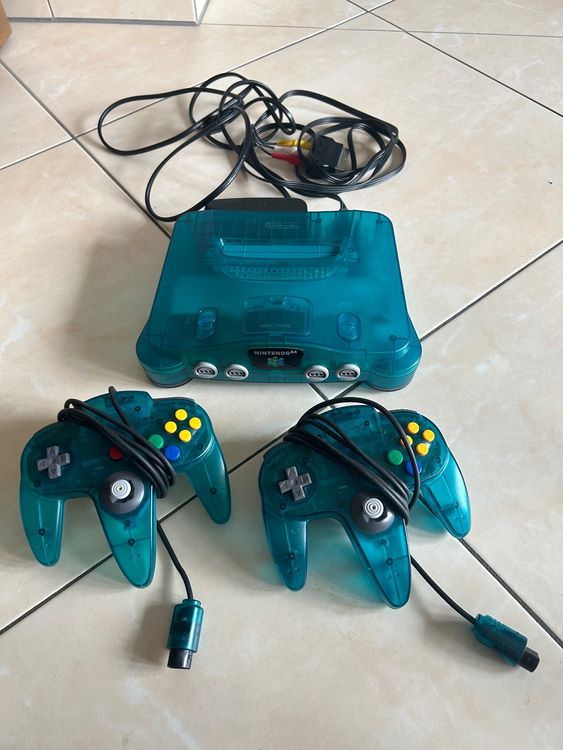 Nintendo 64 turquoise + 2 controllers | Kaufen auf Ricardo