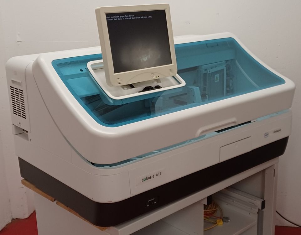 Hitachi / Roche Cobas E 411 (Defekt) in Niederdorf für CHF 1000 – mit ...