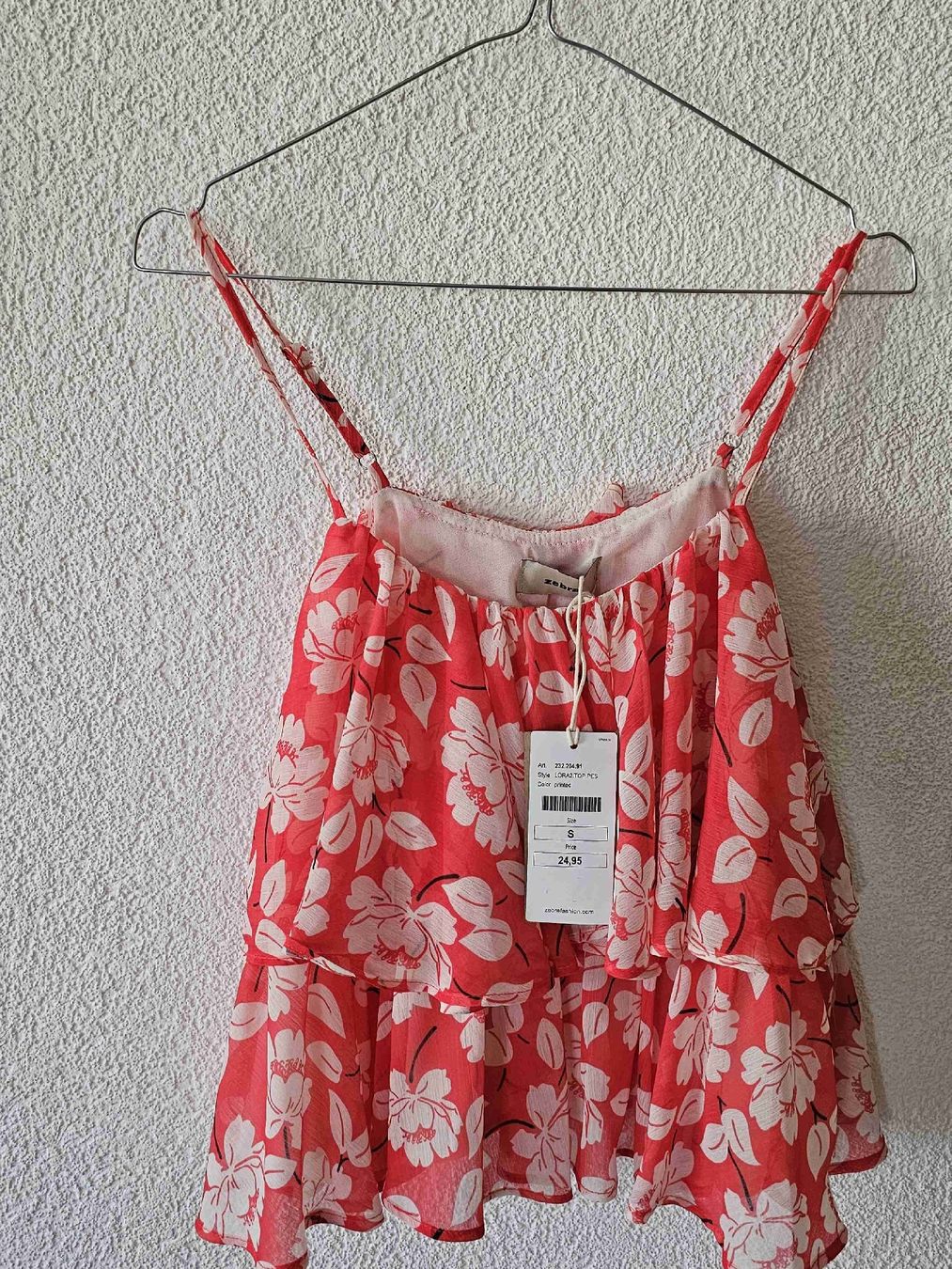 Top d'été Zebra rouge fleuri neuf avec étiquettetaille S - (Neuf avec emballage d'origine) à ...