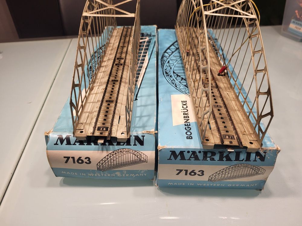 Märklin 7163 2x Bogenbrücke Blech AC M- Geleise (Gebraucht) in ...