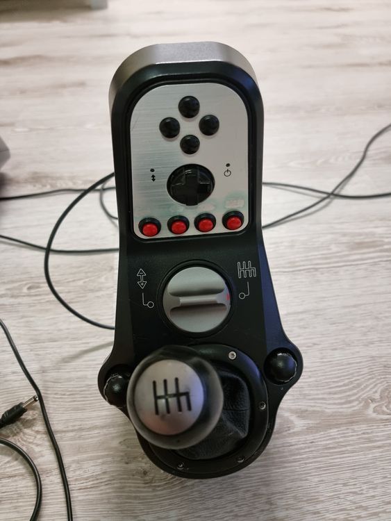 Logitech G25 Lenkrad mit Schaltung | Kaufen auf Ricardo