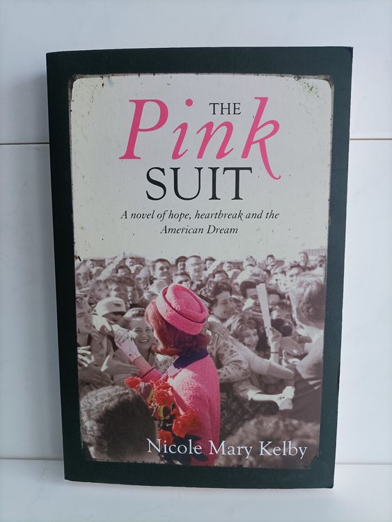 The pink suit / Jackie Kennedy / Chez Ninon / Chanel (Gebraucht) in ...