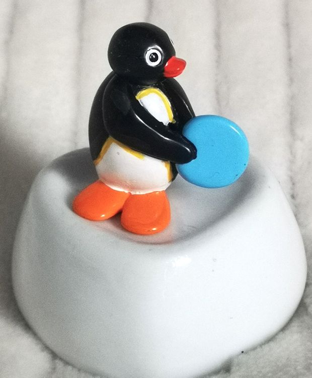 PINGU mit Frisbee - Vintage Mini Sammelfigur ca. 3 cm Höhe (Gebraucht) in Bettingen für CHF 25 ...