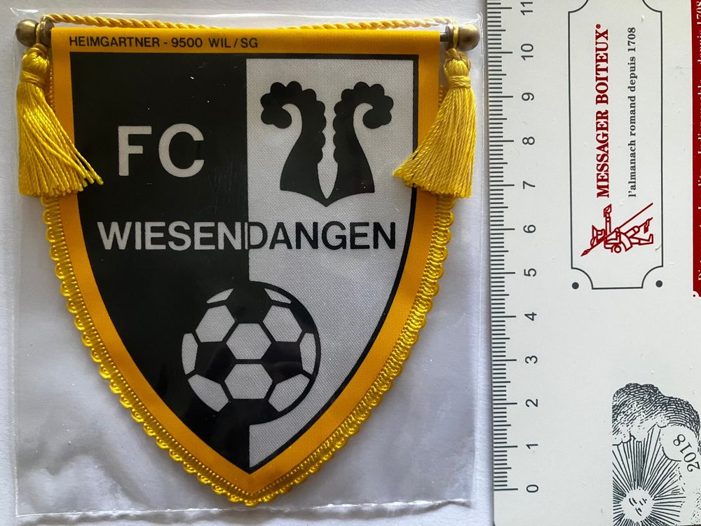 Vintage Fanion/Wimpel FC WIESENDANGEN (Neu und originalverpackt) in Gland für CHF 10 – mit ...