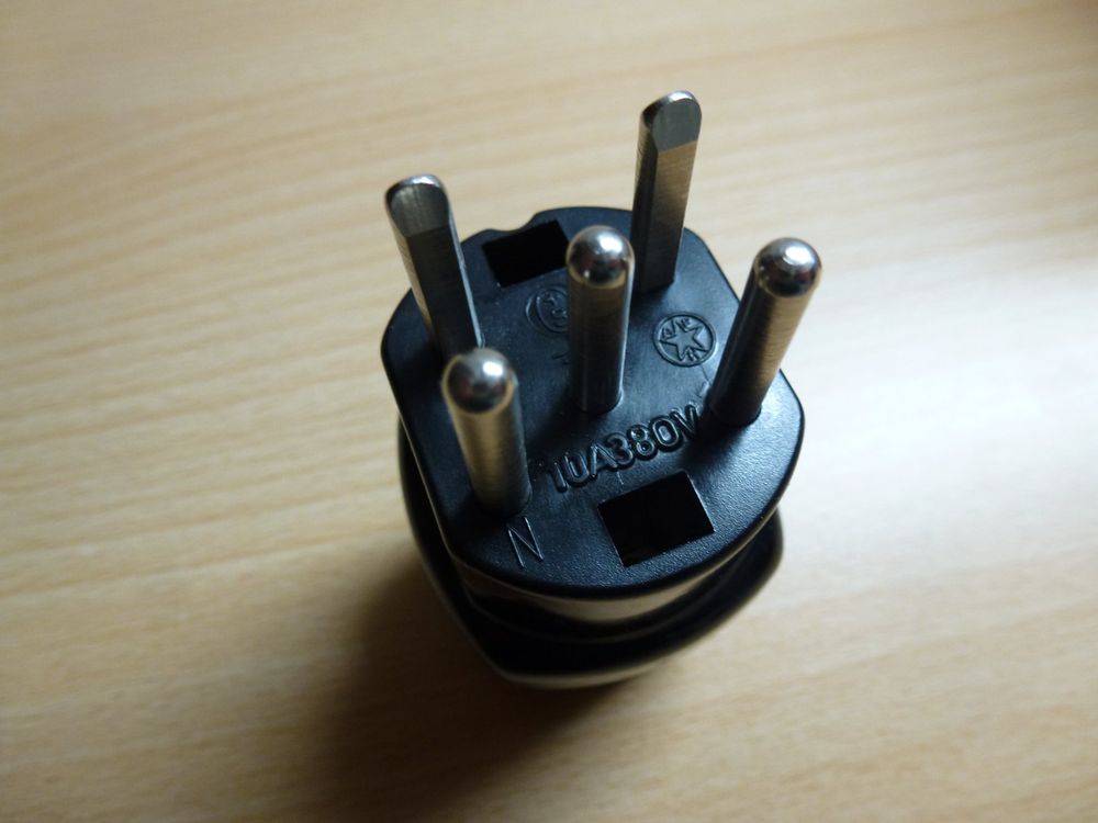 Stecker Typ15 schwarz (Neu (gemäss Beschreibung)) in Hombrechtikon für ...