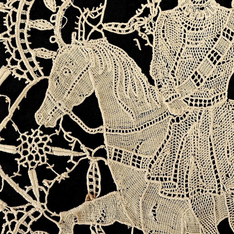 Altes oder antikes Spitzendeckeli mit König (Gebraucht) in Bern für CHF ...