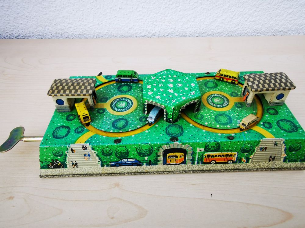 TinToy Kreisbahn, Blechbahn mit Uhrwerk,funktioniert perfekt (Gebraucht ...