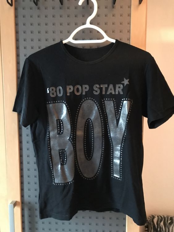 Schwarzes T-Shirt "80 POP STAR BOY" mit Nieten (Gebraucht) in Birrwil ...