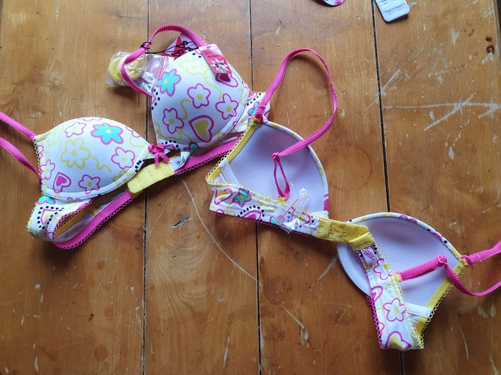 2x Boobs and Bloomers BH 70AA (Neu und originalverpackt) in Grandval ...