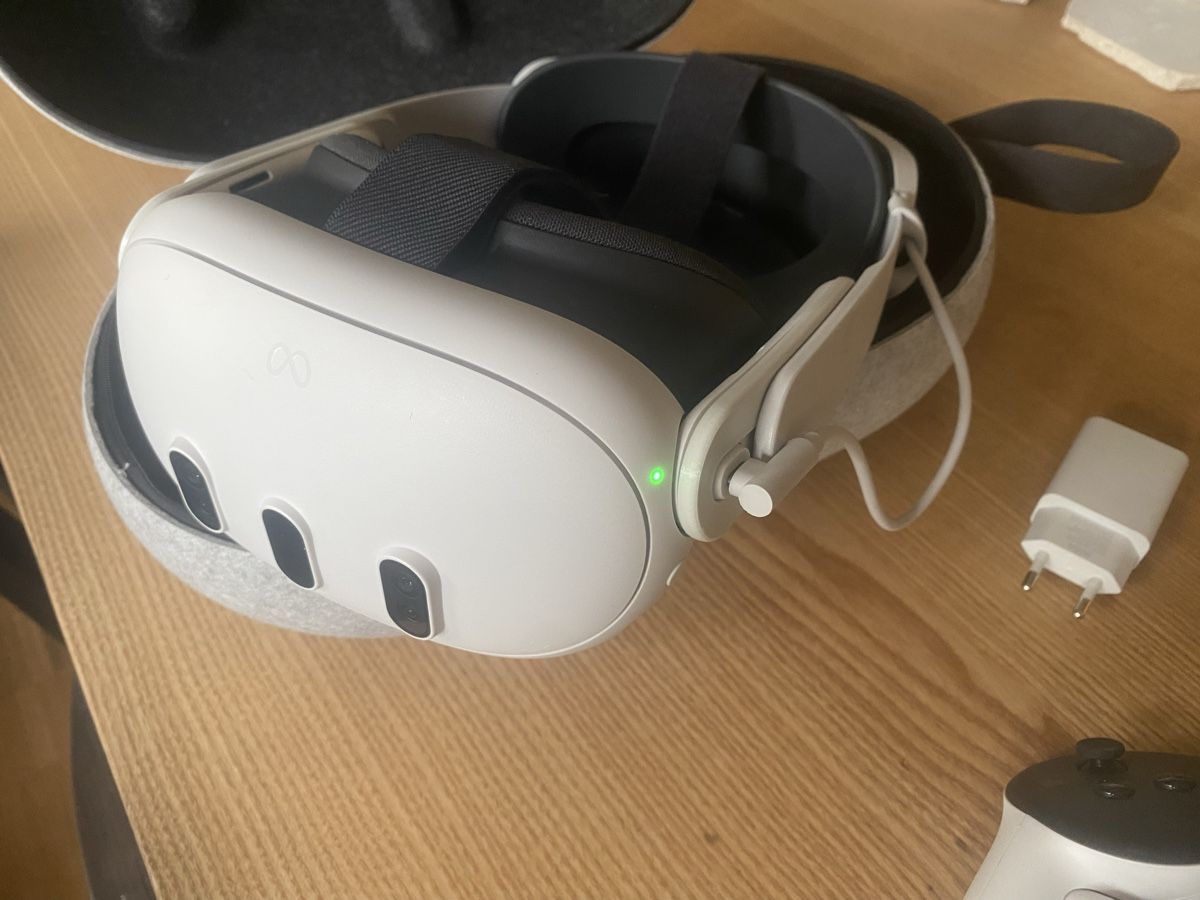 Meta Quest 3 (128GB) , inkl case und battery strap (Gebraucht) in ...