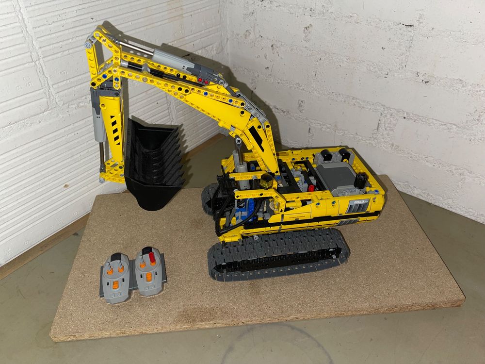 LEGO Motorisierter Bagger 8043 Volvo | Kaufen auf Ricardo