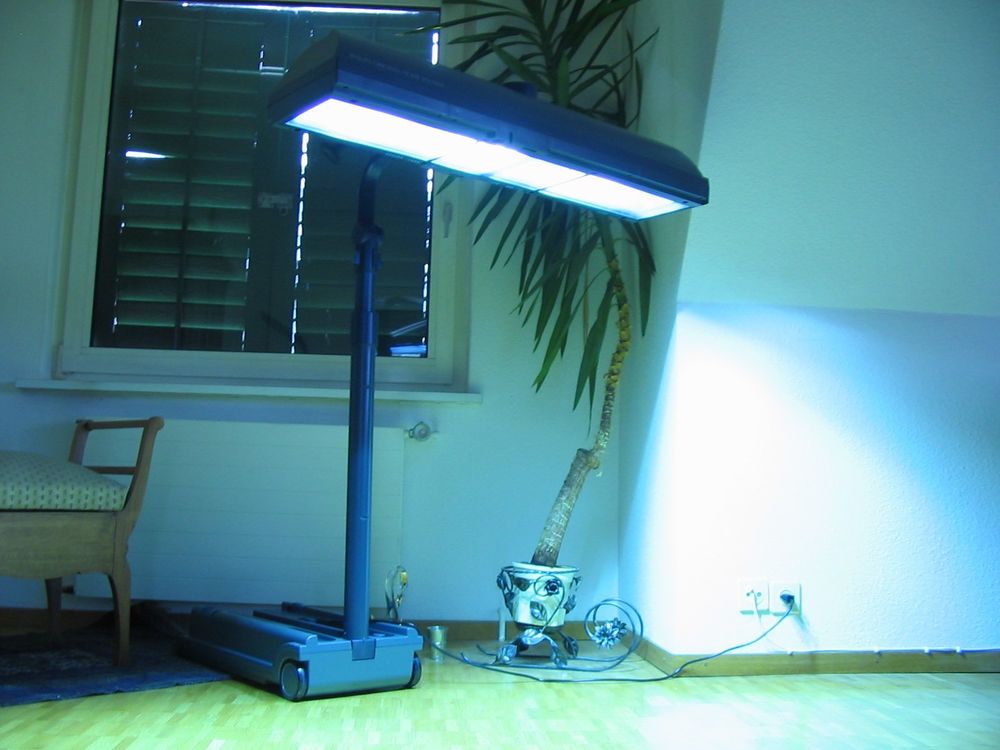 Solarium Philips HB 811, neue Lampen, 18 Monate Garantie (Gebraucht) in ...