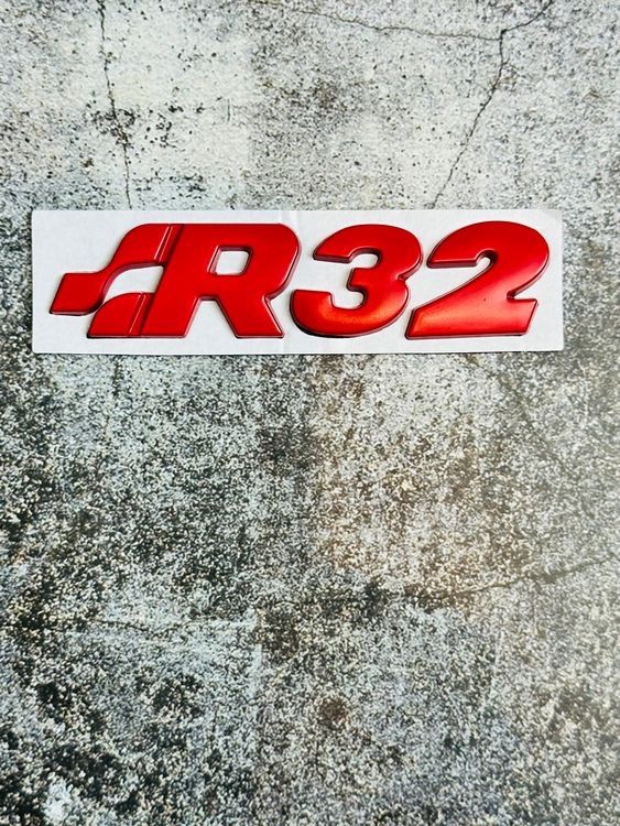 VW R32 Emblem Schriftzug Logo aus Metall NEU in Rotmatt | Kaufen auf ...