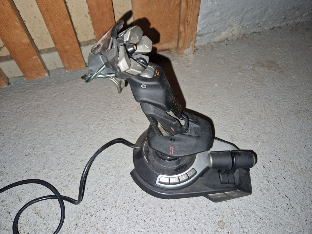 Saitek X-55 Rhino Joystick für PC (Gebraucht) in Zürich für CHF 10 ...
