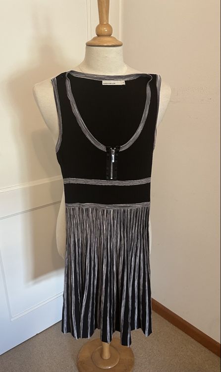 Robe d'été Karen Millen noire plissée, fermeture éclair (Neu (gemäss ...