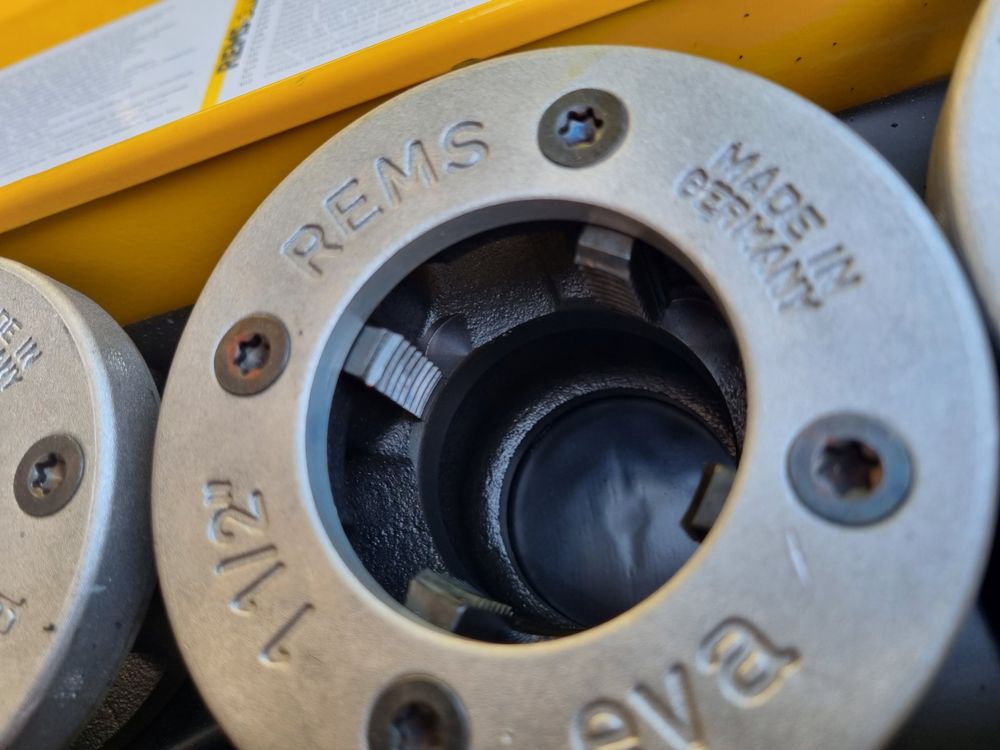 REMS AMIGO 2 ELEKTRISCHE GEWINDESCHNEIDKLUPPE | Kaufen auf Ricardo