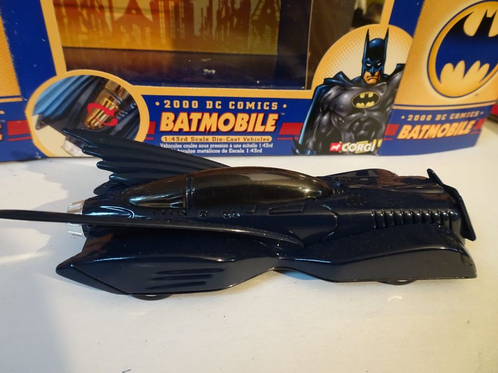 BATMAN: Batmobil: 2000er DC COMICS VERSION DIECAST MODELL (Gebraucht ...